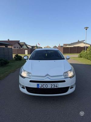 Balts Citroen C5 2011 Klaipėda, ar dzinēja tilpumu 1.56 L un nobraukumu 300 tūkst. km par 2050 €, foto 3 vietnē AUTOMOTO.COM.LV