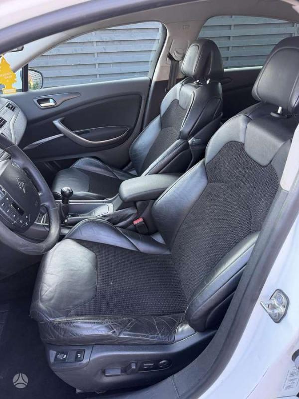 Balts Citroen C5 2011 Klaipėda, ar dzinēja tilpumu 1.56 L un nobraukumu 300 tūkst. km par 2050 €, foto 10 vietnē AUTOMOTO.COM.LV