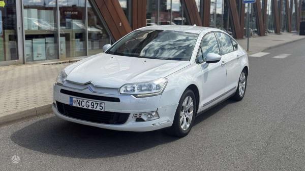 Balts Citroen C5 2011 Viļņa, ar dzinēja tilpumu 1.60 L un nobraukumu 224 tūkst. km par 1750 €, foto 3 vietnē AUTOMOTO.COM.LV