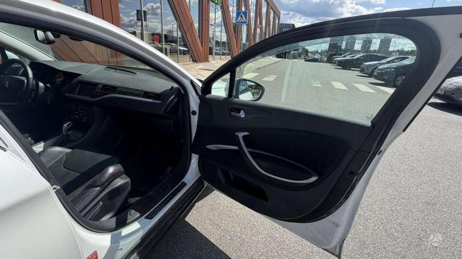 Balts Citroen C5 2011 Viļņa, ar dzinēja tilpumu 1.60 L un nobraukumu 224 tūkst. km par 1750 €, foto 15 vietnē AUTOMOTO.COM.LV