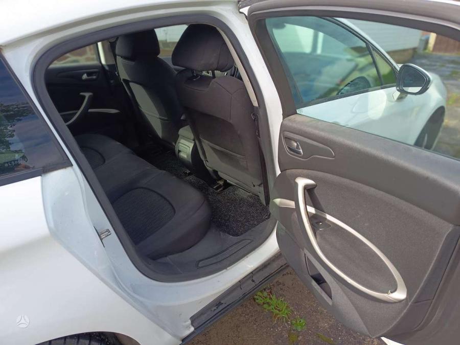 Balts Citroen C5 2011 Skuodas, ar dzinēja tilpumu 1.56 L un nobraukumu 430 tūkst. km par 2500 €, foto 13 vietnē AUTOMOTO.COM.LV