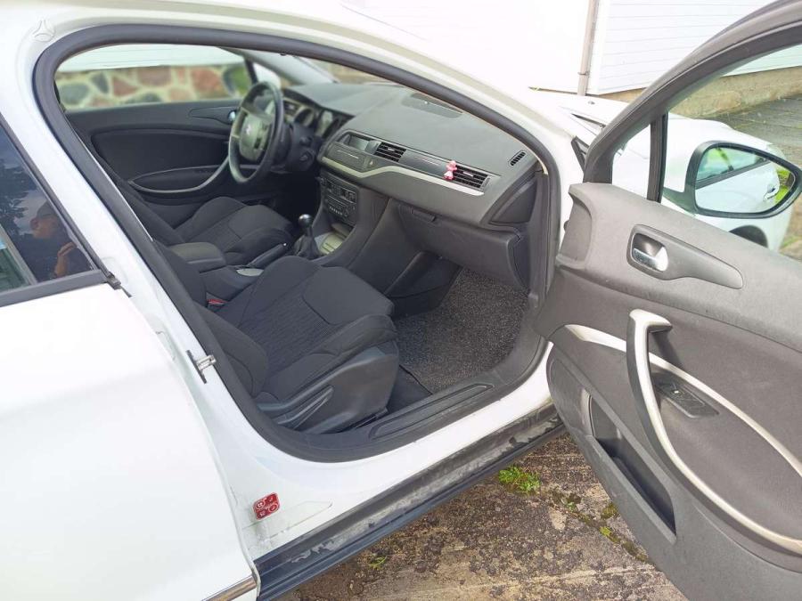 Balts Citroen C5 2011 Skuodas, ar dzinēja tilpumu 1.56 L un nobraukumu 430 tūkst. km par 2500 €, foto 14 vietnē AUTOMOTO.COM.LV