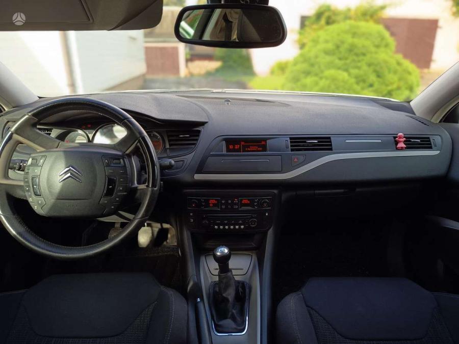 Balts Citroen C5 2011 Skuodas, ar dzinēja tilpumu 1.56 L un nobraukumu 430 tūkst. km par 2500 €, foto 15 vietnē AUTOMOTO.COM.LV