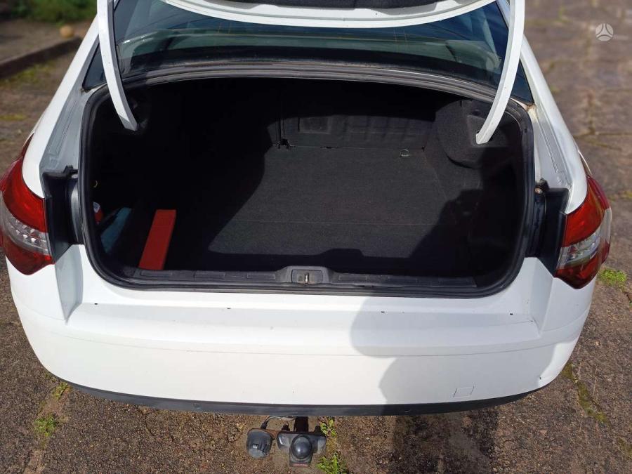 Balts Citroen C5 2011 Skuodas, ar dzinēja tilpumu 1.56 L un nobraukumu 430 tūkst. km par 2500 €, foto 17 vietnē AUTOMOTO.COM.LV