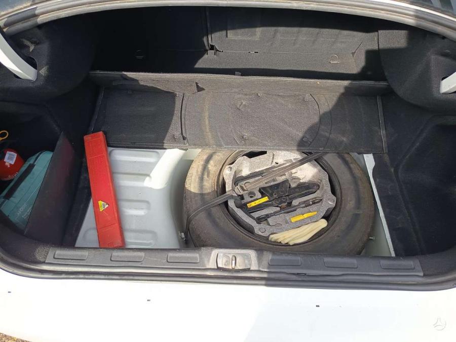 Balts Citroen C5 2011 Skuodas, ar dzinēja tilpumu 1.56 L un nobraukumu 430 tūkst. km par 2500 €, foto 18 vietnē AUTOMOTO.COM.LV