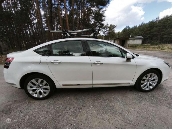 Balts Citroen C5 2012 Kauņa, ar dzinēja tilpumu 2.00 L un nobraukumu 380 tūkst. km par 3300 €, foto 5 vietnē AUTOMOTO.COM.LV