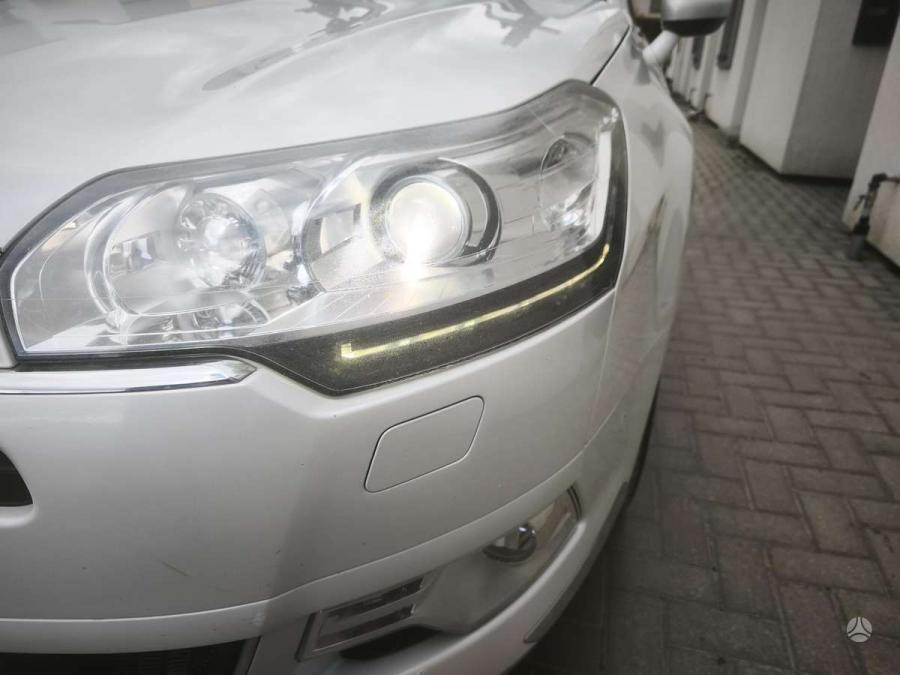 Balts Citroen C5 2012 Kauņa, ar dzinēja tilpumu 2.00 L un nobraukumu 380 tūkst. km par 3300 €, foto 12 vietnē AUTOMOTO.COM.LV