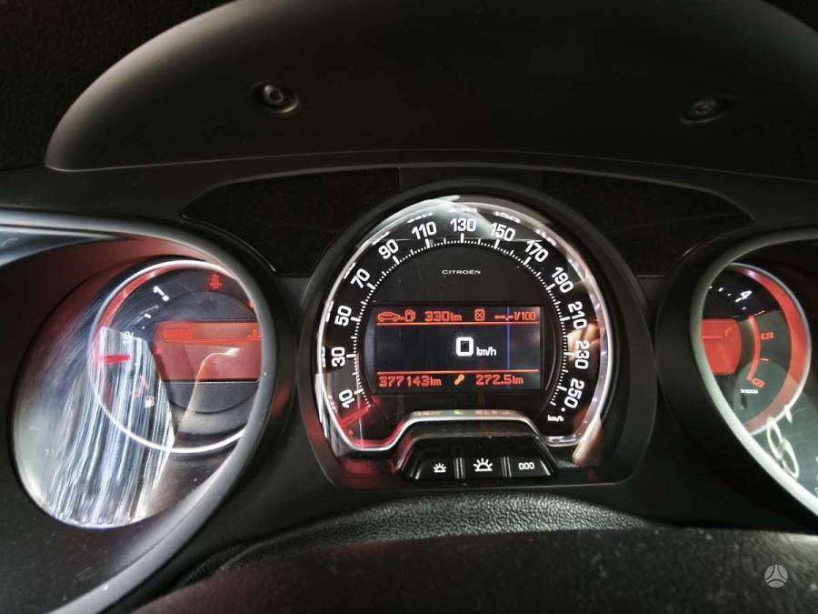 Balts Citroen C5 2012 Kauņa, ar dzinēja tilpumu 2.00 L un nobraukumu 380 tūkst. km par 3300 €, foto 15 vietnē AUTOMOTO.COM.LV