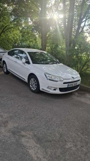 White Citroen C5 2012 in Alytus, with an engine capacity of 1.60 L and mileage of 350 thousand km for 1700 €, photo 3 on AUTOMOTO.COM.LV