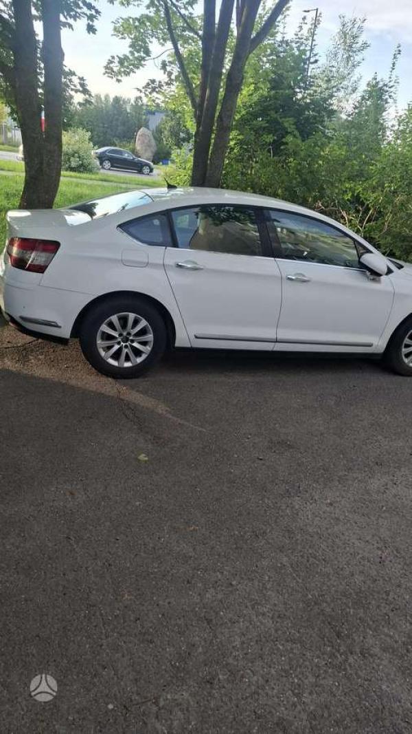 White Citroen C5 2012 in Alytus, with an engine capacity of 1.60 L and mileage of 350 thousand km for 1700 €, photo 4 on AUTOMOTO.COM.LV