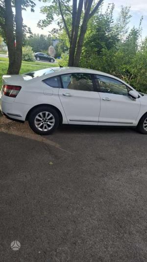 White Citroen C5 2012 in Alytus, with an engine capacity of 1.60 L and mileage of 350 thousand km for 1700 €, photo 5 on AUTOMOTO.COM.LV