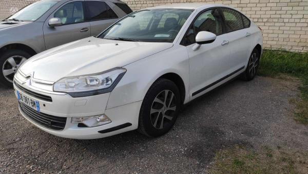Balts Citroen C5 2013 Tauragė, ar dzinēja tilpumu 1.56 L un nobraukumu 277 tūkst. km par 3199 €, foto 1 vietnē AUTOMOTO.COM.LV