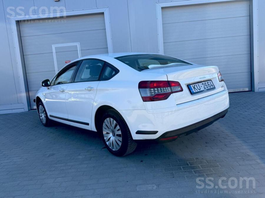 White Citroen C5 2013 in Riga, with an engine capacity of 1.60 L and mileage of 234 thousand km for 2500 €, photo 5 on AUTOMOTO.COM.LV