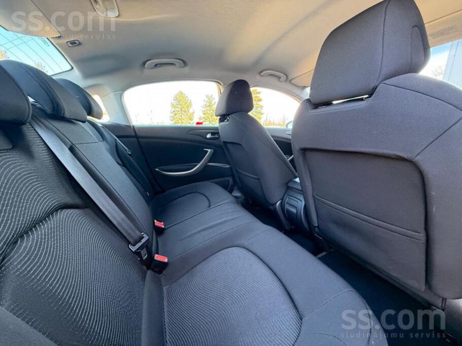 White Citroen C5 2013 in Riga, with an engine capacity of 1.60 L and mileage of 234 thousand km for 2500 €, photo 10 on AUTOMOTO.COM.LV