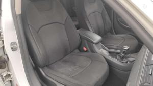 White Citroen C5 2013 in Taurage, with an engine capacity of 1.56 L and mileage of 277 thousand km for 2999 €, photo 13 on AUTOMOTO.COM.LV