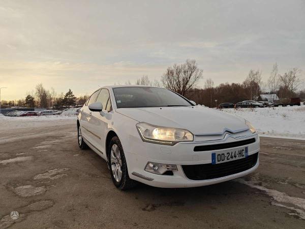 Balts Citroen C5 2014 Tauragė, ar dzinēja tilpumu 1.56 L un nobraukumu 254 tūkst. km par 4000 €, foto 3 vietnē AUTOMOTO.COM.LV