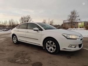 White Citroen C5 2014 in Taurage, with an engine capacity of 1.56 L and mileage of 254 thousand km for 4000 €, photo 4 on AUTOMOTO.COM.LV