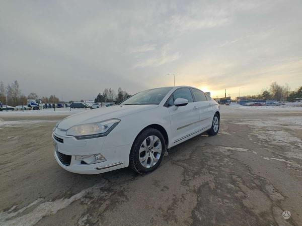 Balts Citroen C5 2014 Tauragė, ar dzinēja tilpumu 1.56 L un nobraukumu 254 tūkst. km par 4000 €, foto 6 vietnē AUTOMOTO.COM.LV