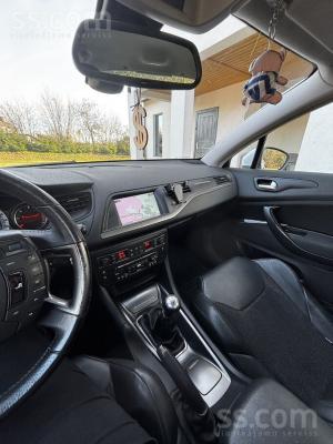 White Citroen C5 2014 in Rezekne, with an engine capacity of 1.60 L and mileage of 170 thousand km for 3300 €, photo 6 on AUTOMOTO.COM.LV