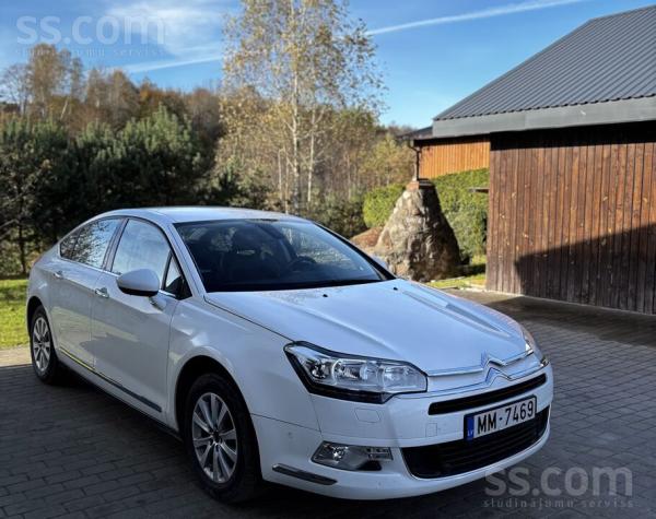 White Citroen C5 2014 in Rezekne, with an engine capacity of 1.60 L and mileage of 170 thousand km for 3300 €, photo 6 on AUTOMOTO.COM.LV