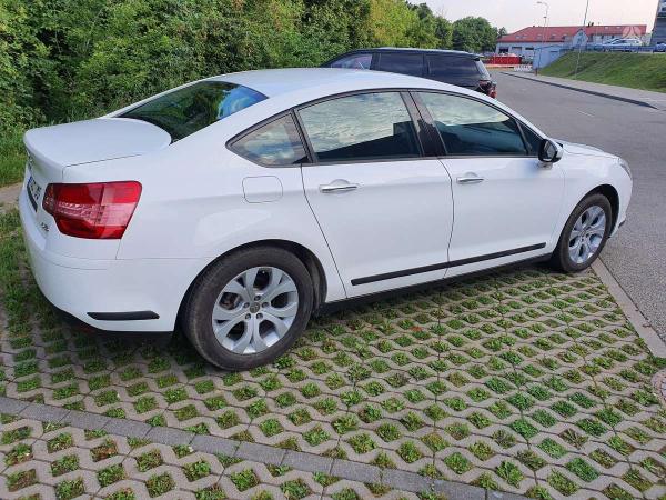 Balts Citroen C5 2014 Viļņa, ar dzinēja tilpumu 1.56 L un nobraukumu 270 tūkst. km par 3200 €, foto 3 vietnē AUTOMOTO.COM.LV