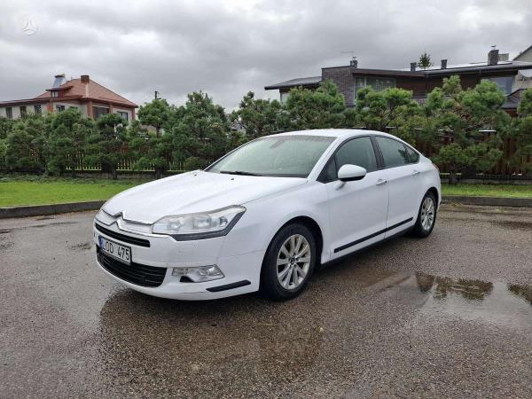 Balts Citroen C5 2015 Alīta, ar dzinēja tilpumu 1.56 L un nobraukumu 253 tūkst. km par 2450 €, foto 2 vietnē AUTOMOTO.COM.LV