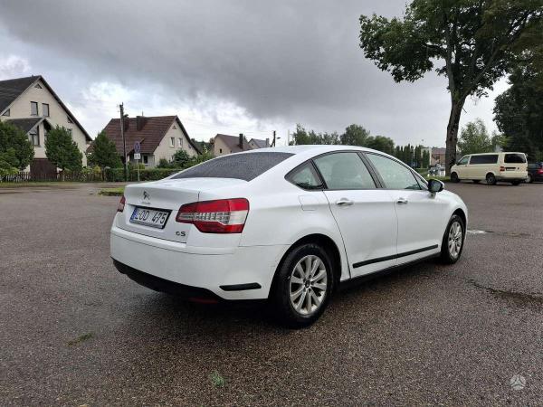 Balts Citroen C5 2015 Alīta, ar dzinēja tilpumu 1.56 L un nobraukumu 253 tūkst. km par 2450 €, foto 3 vietnē AUTOMOTO.COM.LV