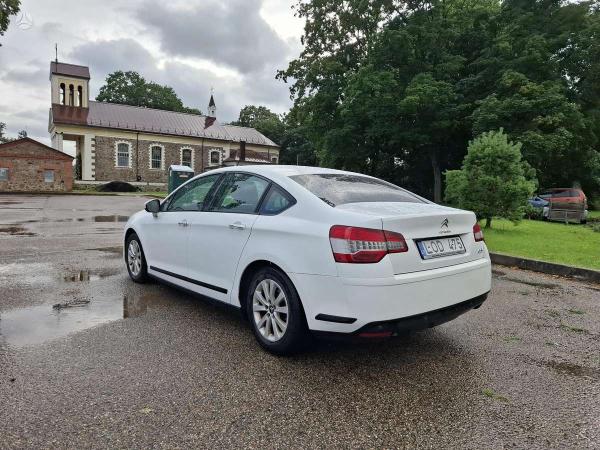 Balts Citroen C5 2015 Alīta, ar dzinēja tilpumu 1.56 L un nobraukumu 253 tūkst. km par 2450 €, foto 4 vietnē AUTOMOTO.COM.LV