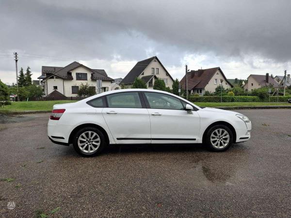 Balts Citroen C5 2015 Alīta, ar dzinēja tilpumu 1.56 L un nobraukumu 253 tūkst. km par 2450 €, foto 6 vietnē AUTOMOTO.COM.LV