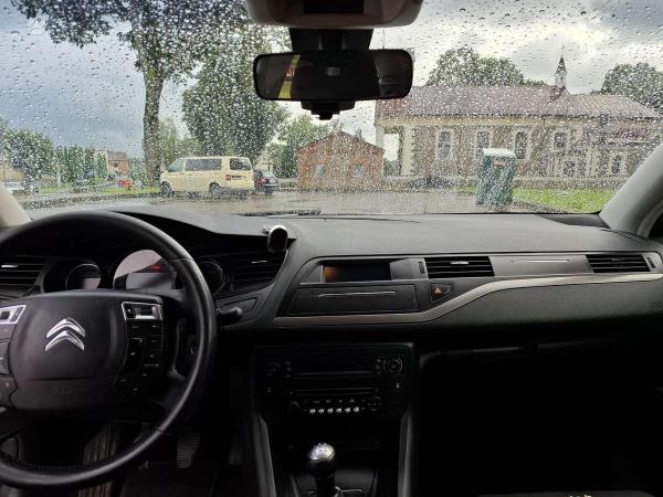 Balts Citroen C5 2015 Alīta, ar dzinēja tilpumu 1.56 L un nobraukumu 253 tūkst. km par 2450 €, foto 7 vietnē AUTOMOTO.COM.LV