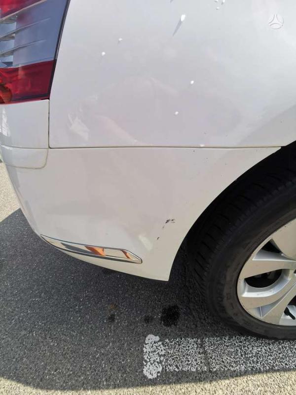 Balts Citroen C5 2015 Klaipėda, ar dzinēja tilpumu 2.00 L un nobraukumu 264 tūkst. km par 4300 €, foto 5 vietnē AUTOMOTO.COM.LV