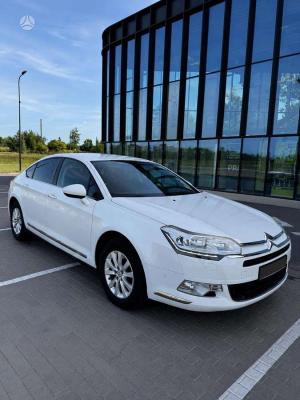 Balts Citroen C5 2015 Viļņa, ar dzinēja tilpumu 1.56 L un nobraukumu 274 tūkst. km par 3350 €, foto 3 vietnē AUTOMOTO.COM.LV