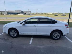 Balts Citroen C5 2015 Viļņa, ar dzinēja tilpumu 1.56 L un nobraukumu 274 tūkst. km par 3350 €, foto 6 vietnē AUTOMOTO.COM.LV