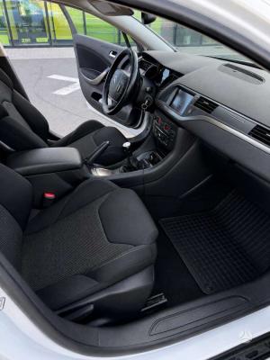 Balts Citroen C5 2015 Viļņa, ar dzinēja tilpumu 1.56 L un nobraukumu 274 tūkst. km par 3350 €, foto 7 vietnē AUTOMOTO.COM.LV