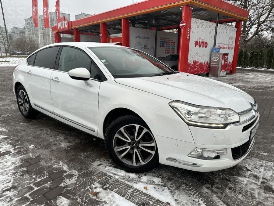 White Citroen C5 2016 in Riga, with an engine capacity of 2.00 L and mileage of 191 thousand km for 6950 €, photo 1 on AUTOMOTO.COM.LV