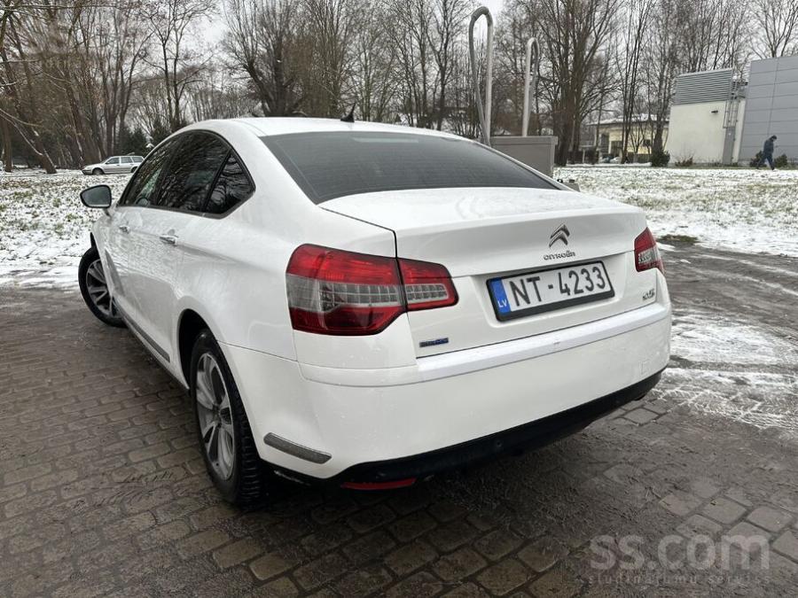 White Citroen C5 2016 in Riga, with an engine capacity of 2.00 L and mileage of 191 thousand km for 6950 €, photo 4 on AUTOMOTO.COM.LV