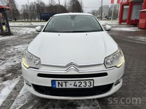 White Citroen C5 2016 in Riga, with an engine capacity of 2.00 L and mileage of 191 thousand km for 6950 €, photo 6 on AUTOMOTO.COM.LV