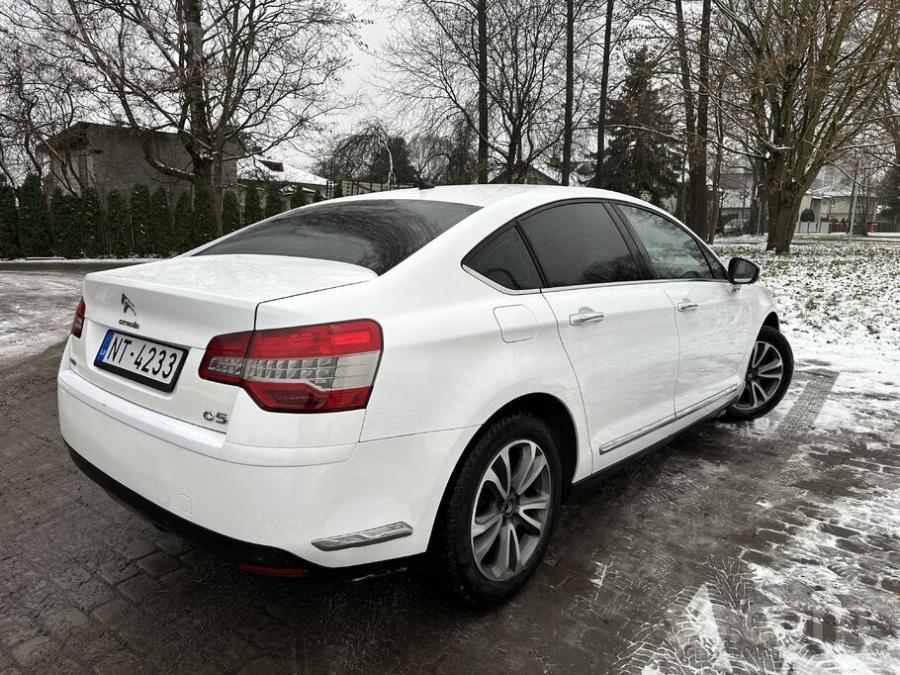 White Citroen C5 2016 in Riga, with an engine capacity of 2.00 L and mileage of 191 thousand km for 6950 €, photo 7 on AUTOMOTO.COM.LV