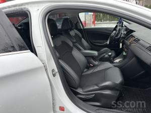 White Citroen C5 2016 in Riga, with an engine capacity of 2.00 L and mileage of 191 thousand km for 6950 €, photo 12 on AUTOMOTO.COM.LV