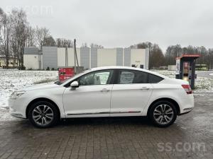 White Citroen C5 2016 in Riga, with an engine capacity of 2.00 L and mileage of 191 thousand km for 6950 €, photo 21 on AUTOMOTO.COM.LV