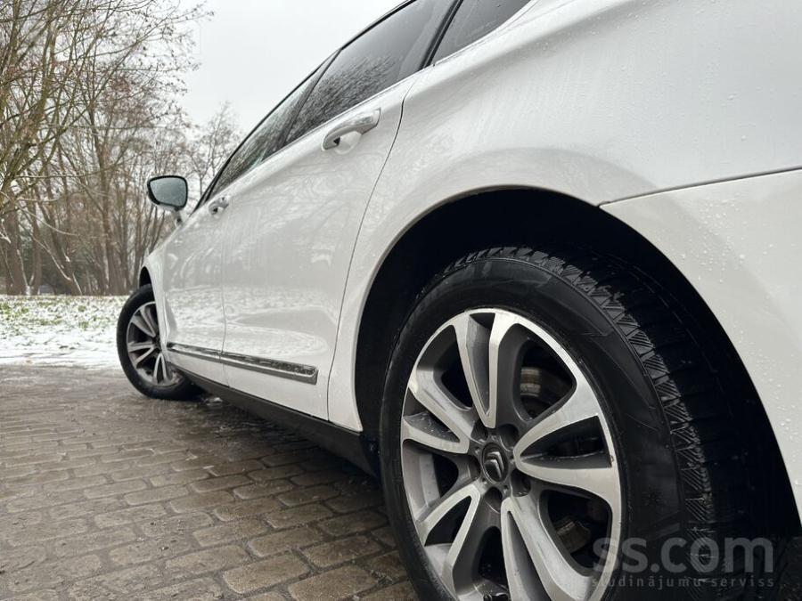 White Citroen C5 2016 in Riga, with an engine capacity of 2.00 L and mileage of 191 thousand km for 6950 €, photo 25 on AUTOMOTO.COM.LV