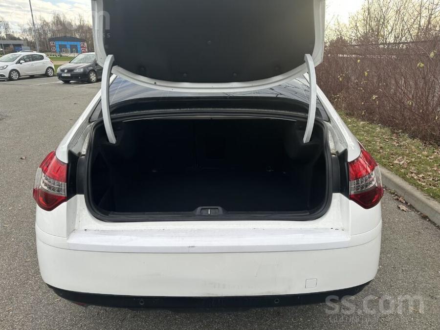 White Citroen C5 2016 in Riga, with an engine capacity of 2.00 L and mileage of 191 thousand km for 6950 €, photo 27 on AUTOMOTO.COM.LV