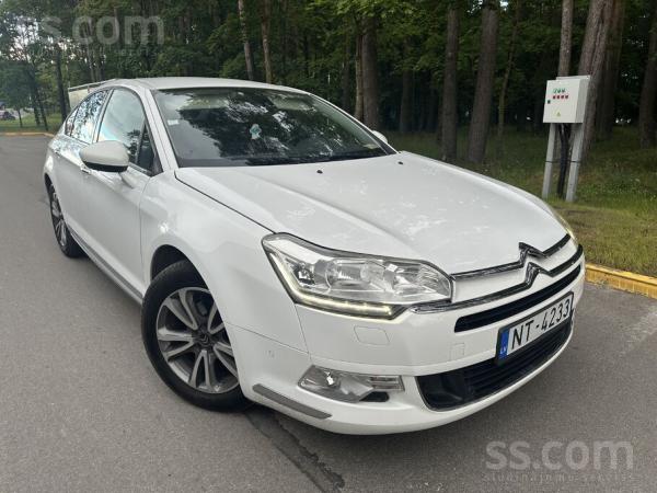 Balts Citroen C5 2016 Rīga, ar dzinēja tilpumu 2.00 L un nobraukumu 193 tūkst. km par 5500 €, foto 1 vietnē AUTOMOTO.COM.LV