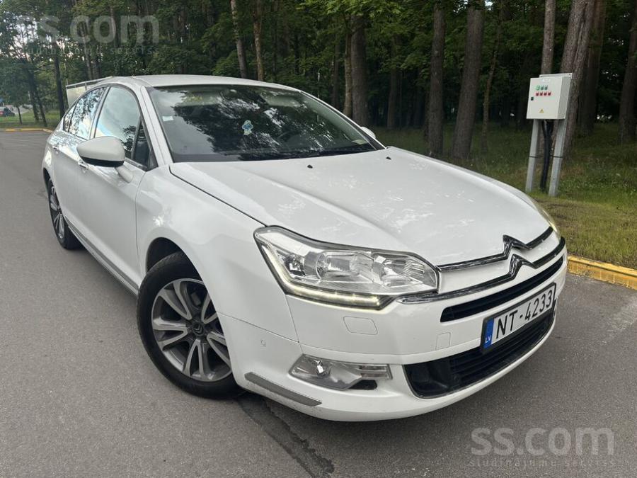Balts Citroen C5 2016 Rīga, ar dzinēja tilpumu 2.00 L un nobraukumu 193 tūkst. km par 5500 €, foto 1 vietnē AUTOMOTO.COM.LV