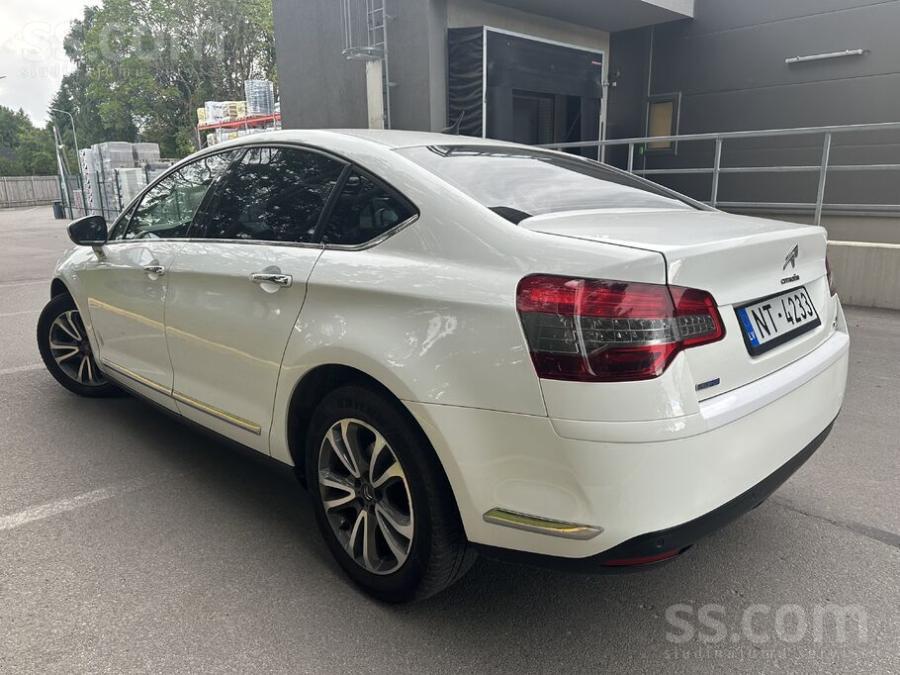 Balts Citroen C5 2016 Rīga, ar dzinēja tilpumu 2.00 L un nobraukumu 193 tūkst. km par 5500 €, foto 4 vietnē AUTOMOTO.COM.LV