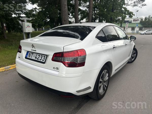 Balts Citroen C5 2016 Rīga, ar dzinēja tilpumu 2.00 L un nobraukumu 193 tūkst. km par 5500 €, foto 6 vietnē AUTOMOTO.COM.LV