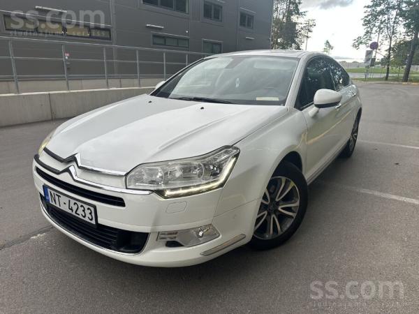 Balts Citroen C5 2016 Rīga, ar dzinēja tilpumu 2.00 L un nobraukumu 193 tūkst. km par 5500 €, foto 8 vietnē AUTOMOTO.COM.LV