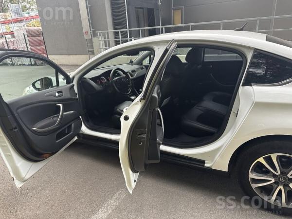 Balts Citroen C5 2016 Rīga, ar dzinēja tilpumu 2.00 L un nobraukumu 193 tūkst. km par 5500 €, foto 9 vietnē AUTOMOTO.COM.LV