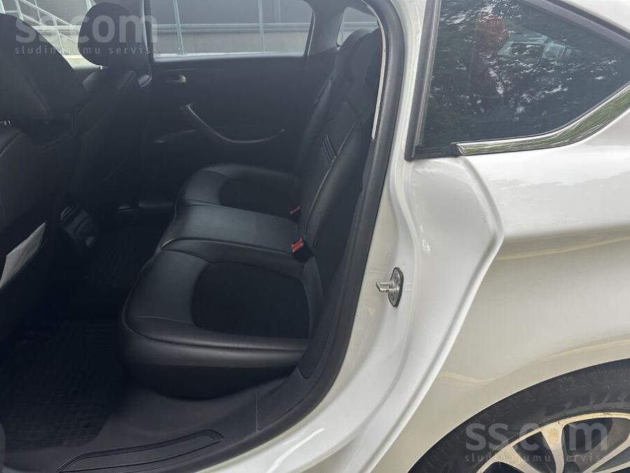 Balts Citroen C5 2016 Rīga, ar dzinēja tilpumu 2.00 L un nobraukumu 193 tūkst. km par 5500 €, foto 12 vietnē AUTOMOTO.COM.LV