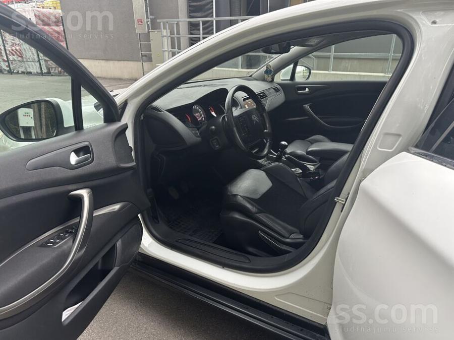 Balts Citroen C5 2016 Rīga, ar dzinēja tilpumu 2.00 L un nobraukumu 193 tūkst. km par 5500 €, foto 13 vietnē AUTOMOTO.COM.LV